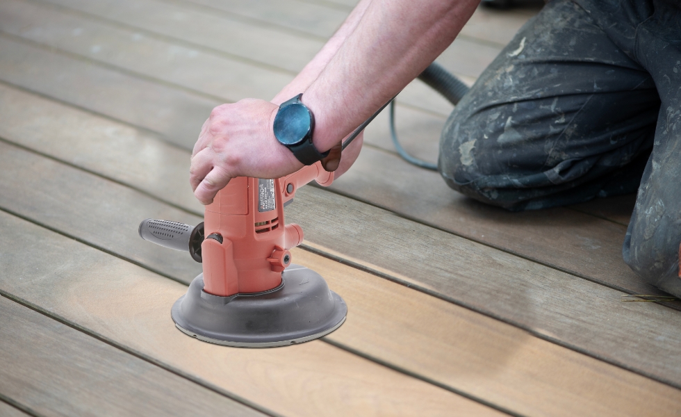 Sanding a ceiling with an electric sander store